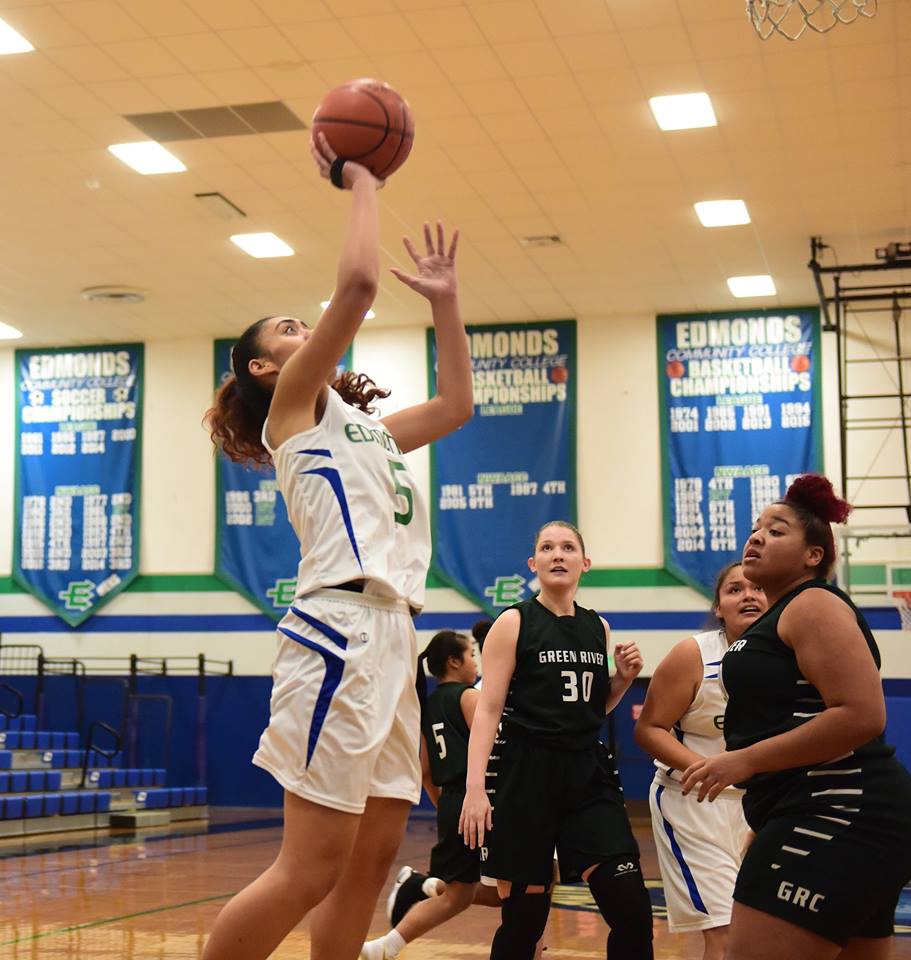 Playoff hopes alive for women’s basketball team – The Triton Review